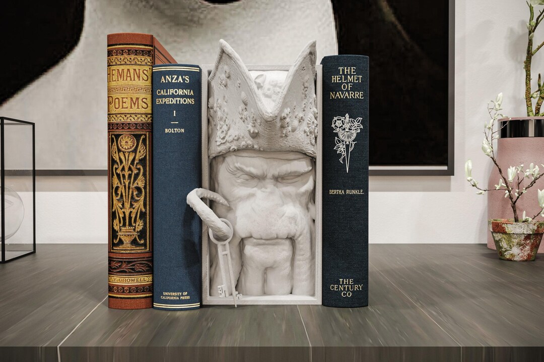 Davy Jones Book Nook | Fantasy Monster Booknook | 20 Cm Tall Book Shelf ...