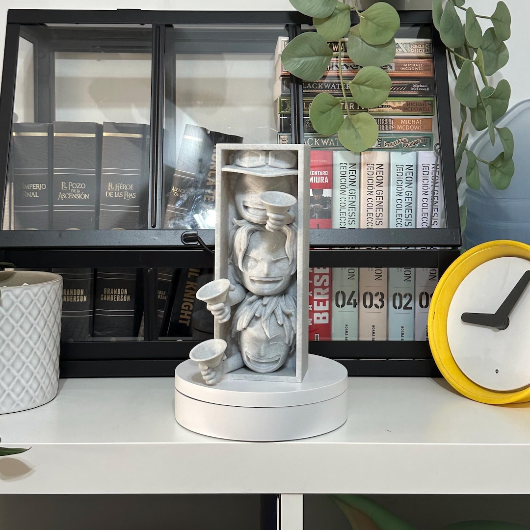 Luffy Manga Book Nook Bookend | Fantasy Monster Booknook | 20 Cm Tall ...