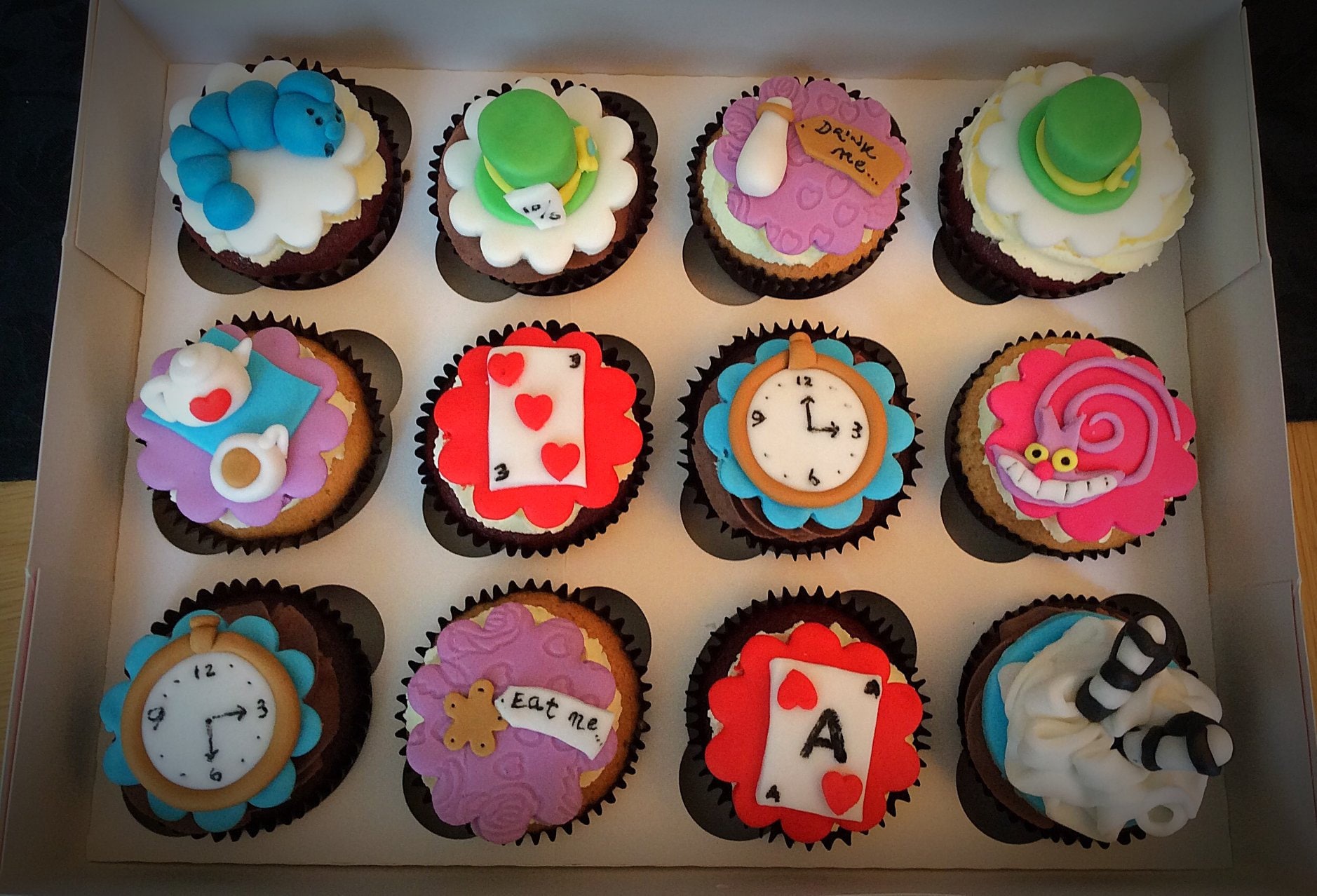 Unofficial Wonderland Cupcake Toppers! - Etsy
