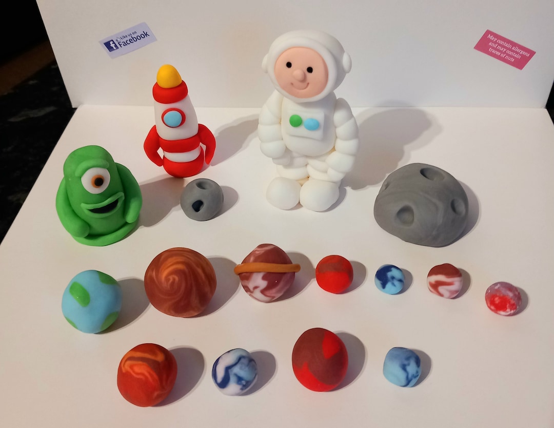 Edible Space Cake Toppers! - Etsy