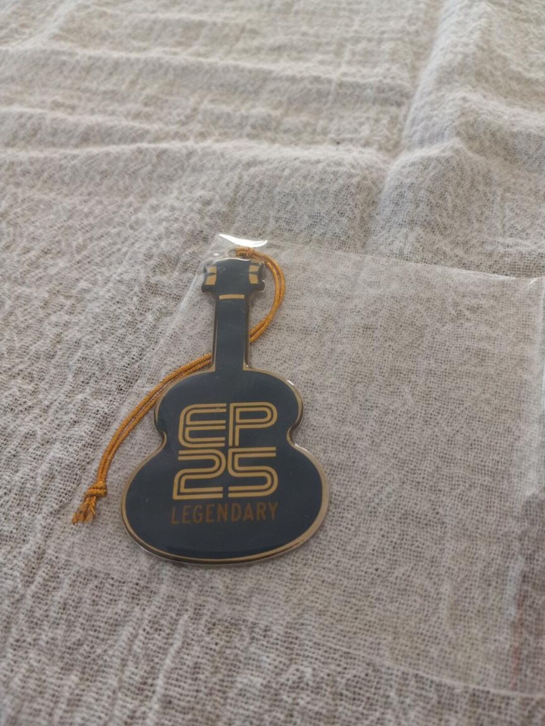 New Elvis Presley Guitar Shaped Ornament Collectible 2001 - Etsy