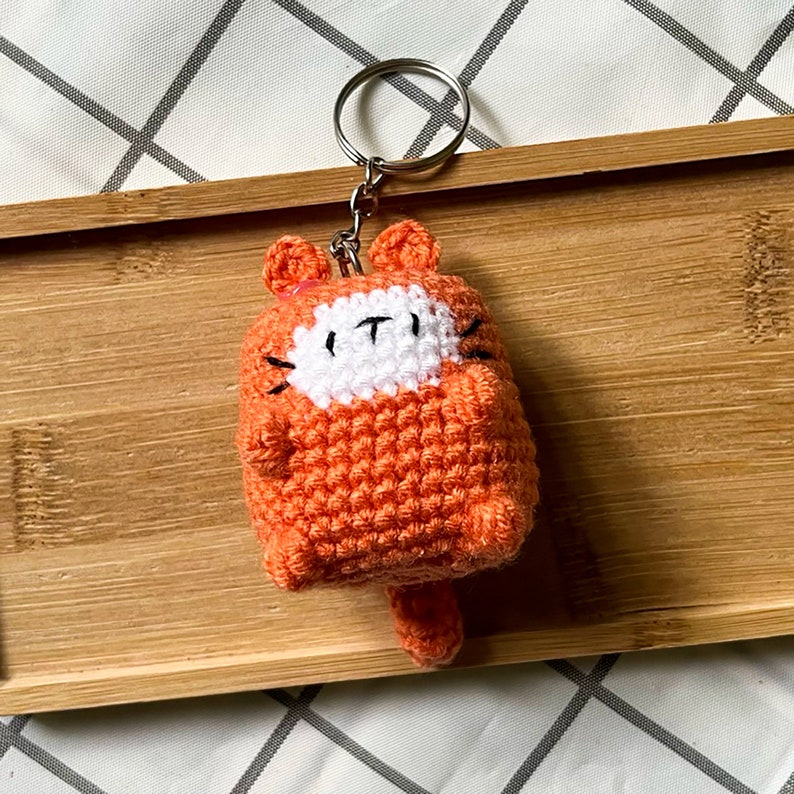 Crochet Cute Cat Keychain, Handmade Mini Crochet Amigurumi Cat Keychain ...