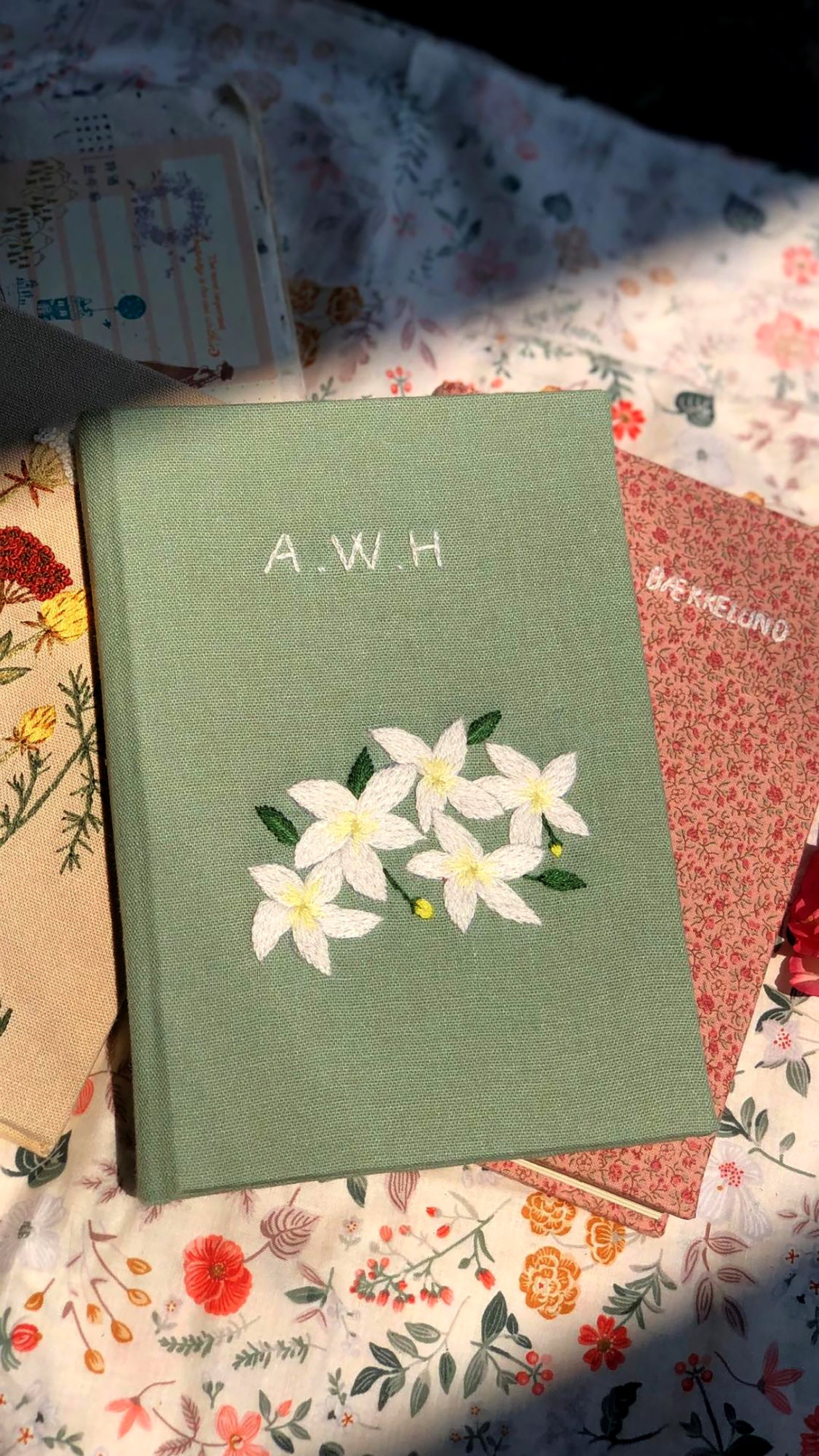 Personalized Daisy Flowers Embroidery Notebook/journal A5, Floral ...