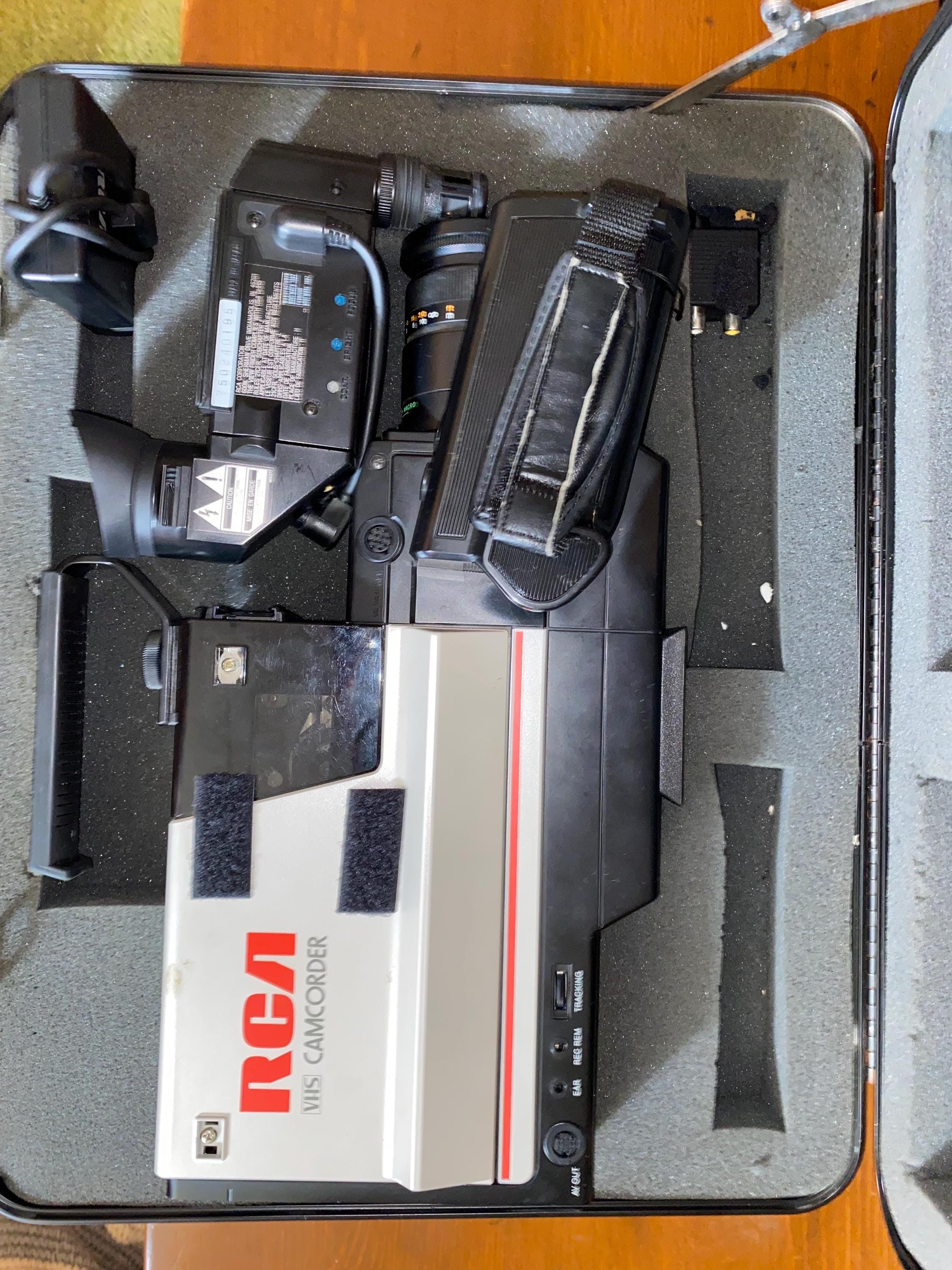 Vintage RCA VHS Camcorder W/case powers on Only - Etsy