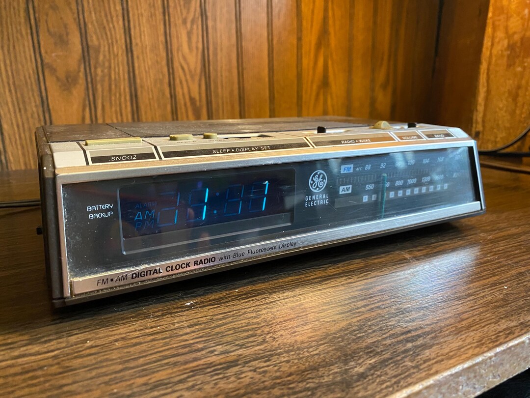 1980s General Electric AM/FM Digital Clock Radio - Etsy