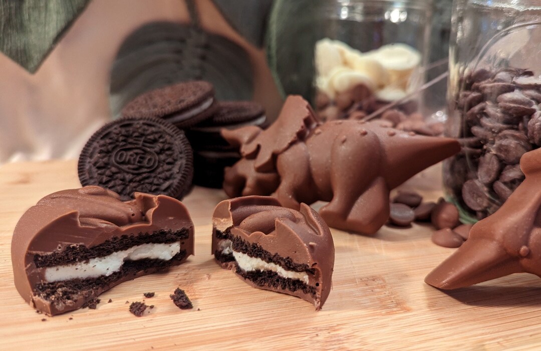 Oreo-filled Jurassic Dinosaurs Set of 4 - Etsy