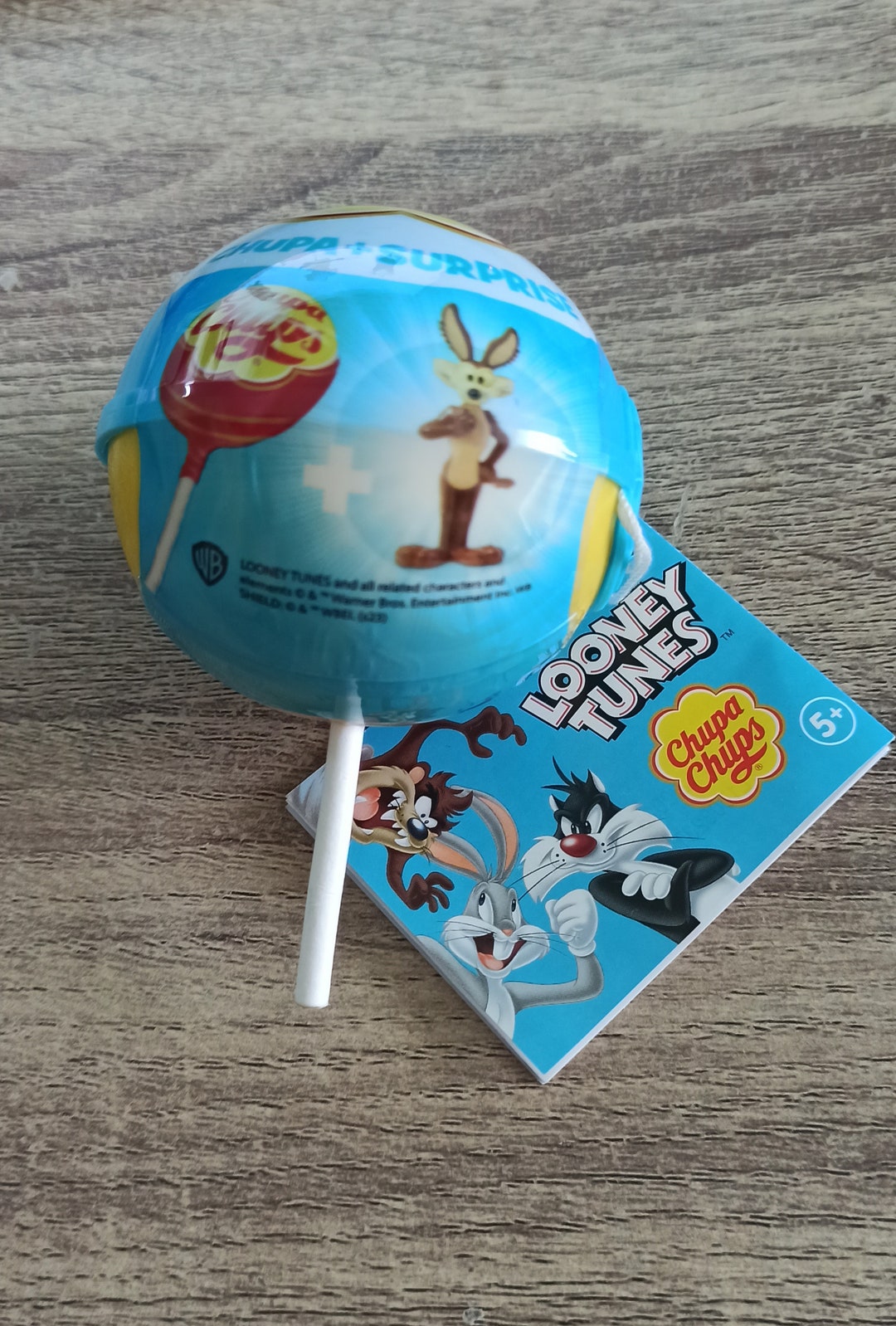 SET of 4 Chupa Chups Surprise New Looney Tunes ** Brand New and Sealed ...