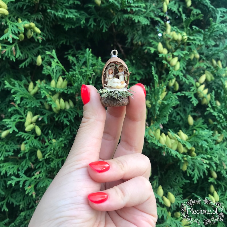 Christmas Nativity Scene in an Acorn - Etsy