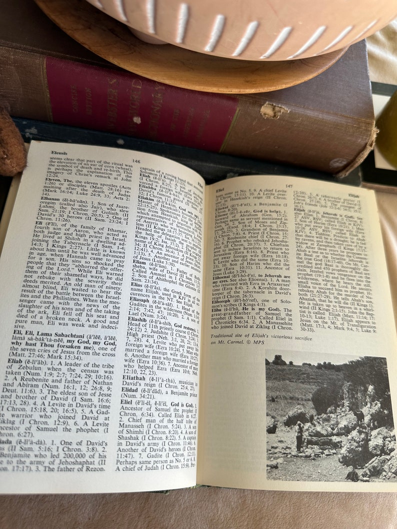 Vintage the New Compact Bible Dictionary 1967 - Etsy
