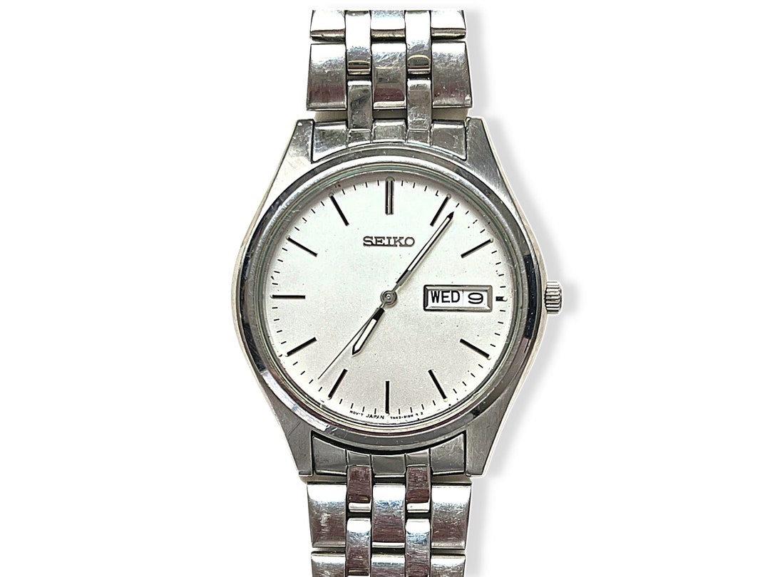 Simple and Classic Men's Vintage Seiko Wristwatch, Silver Tone, White ...