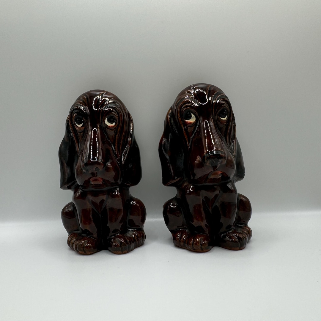 Vintage Enesco Bassett Hound Kitschy Salt and Pepper Shakers - Etsy
