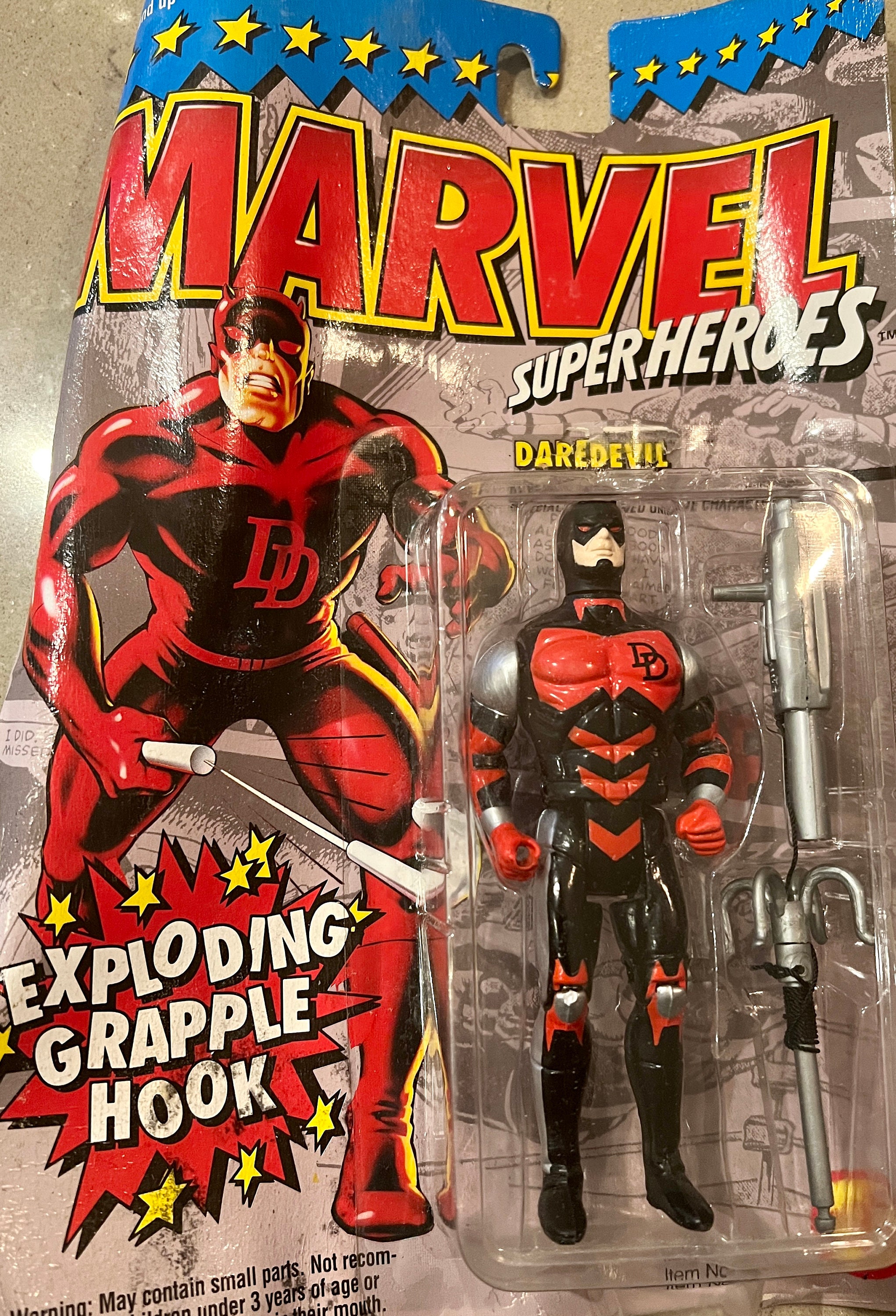 Marvel Superheroes: Daredevil armored Suit Exploding Grappling Hook Toy ...