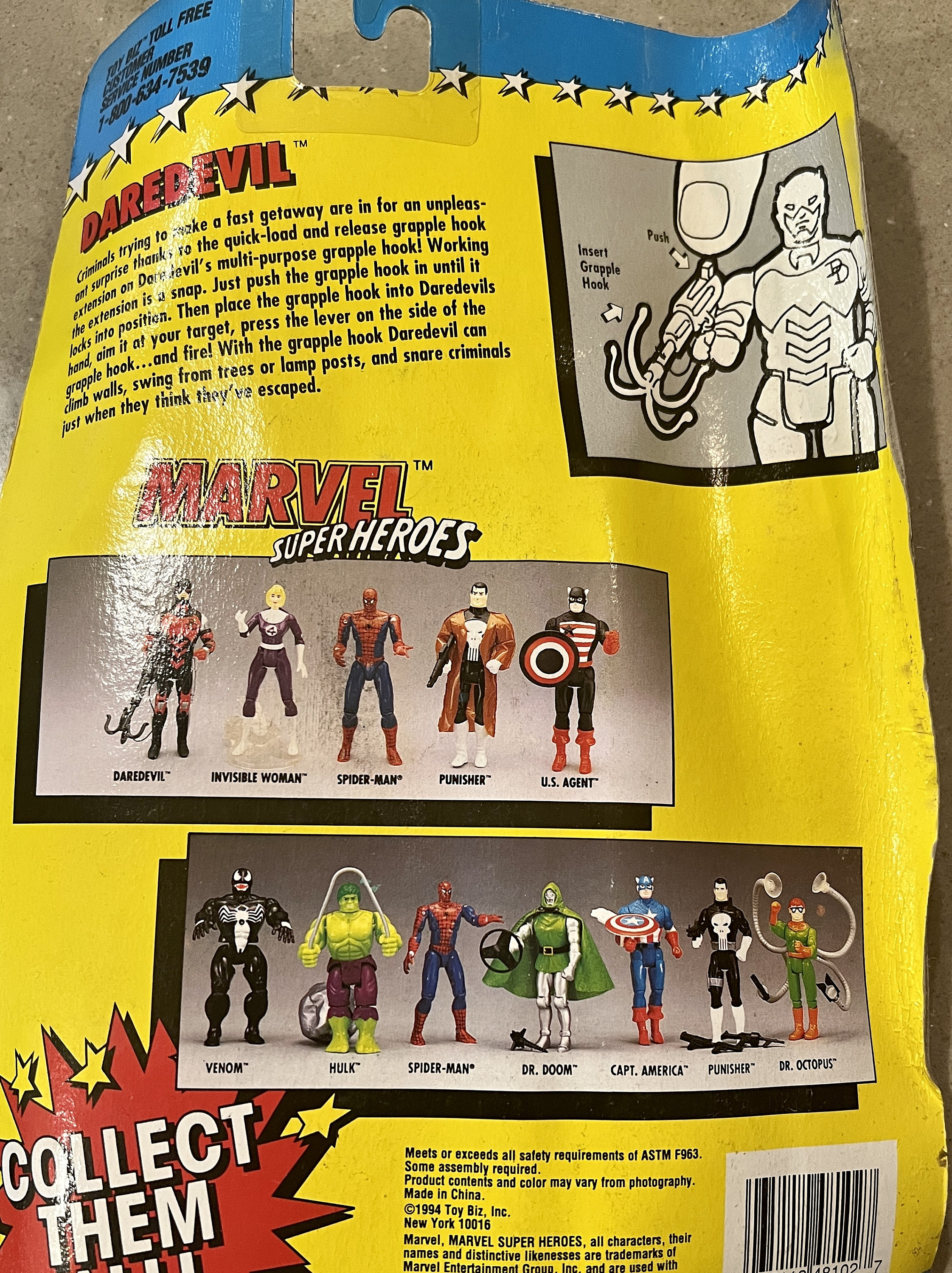 Marvel Superheroes: Daredevil armored Suit Exploding Grappling Hook Toy Biz 1994 Heavy Warping ...