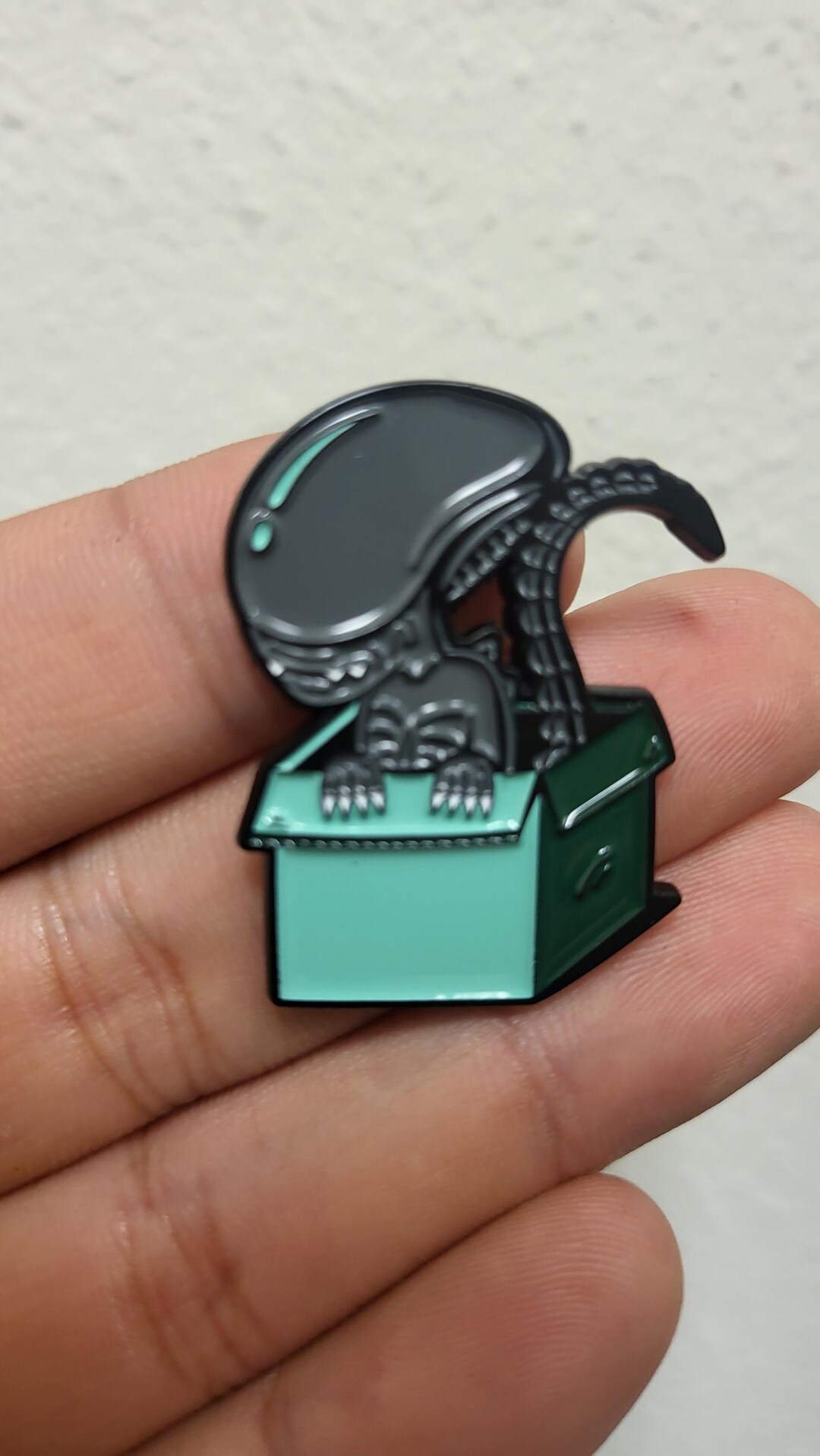 3D PRINTED Alien Xenomorph Enamel Pin FREE Keychains/stickers With ...