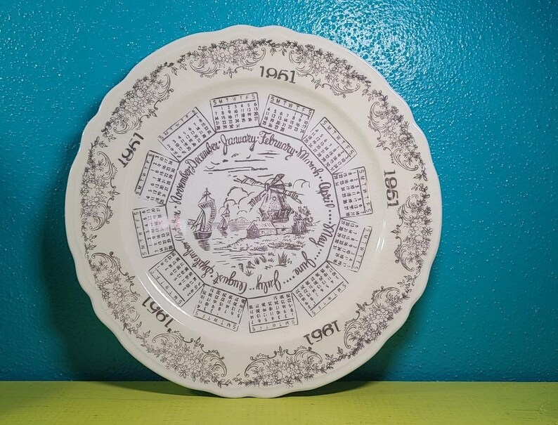 Gold Trimmed 1951 Calendar Plate 1950's Vintage - Etsy