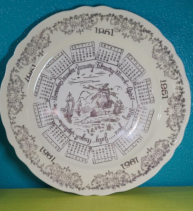 Gold Trimmed 1951 Calendar Plate 1950's Vintage - Etsy