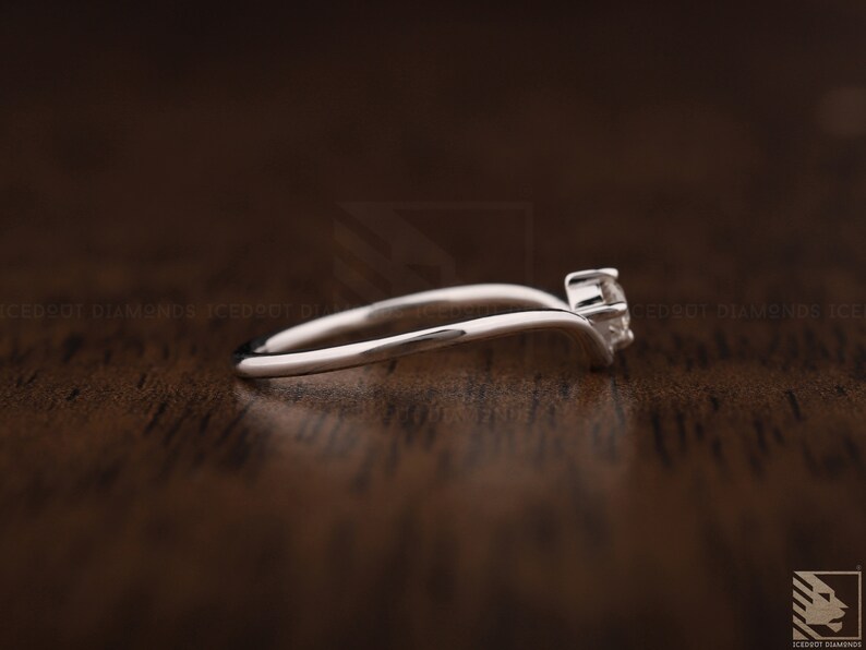 V Shape Curved Wedding Band Wishbone Ring Chevron Ring Single Diamond ...