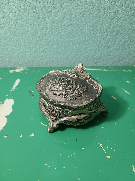 vintage metal dish small - Gem