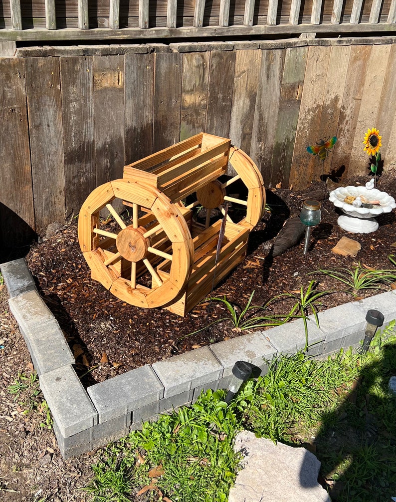 Wagon Wheel Flower Planter - Etsy