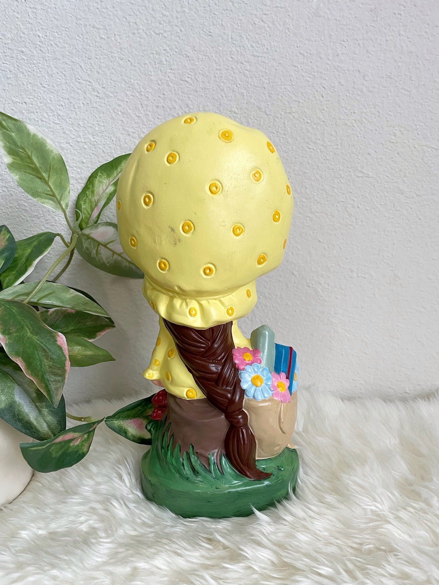 1970’s Yellow Bonnet Girl Figurine - Etsy