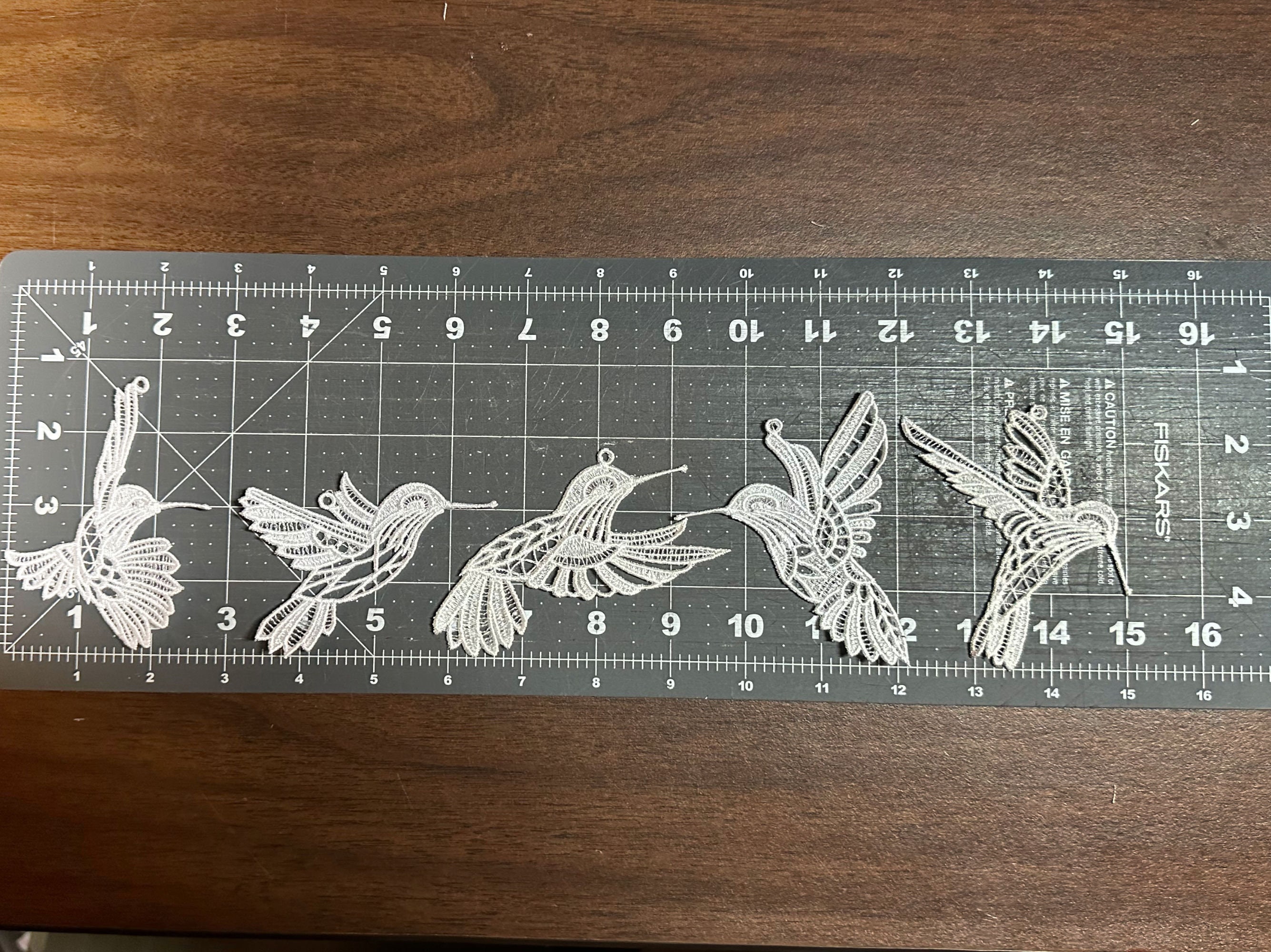 Elegant White Lace Embroidered Hummingbirds Ornament Set Beautifully ...