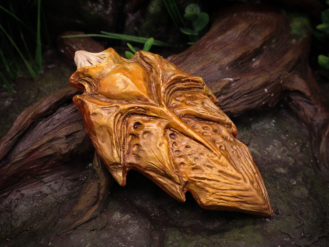 MONSTER HUNTER Gold Rathian Inspired Scale Replica With Wooden Box | MH ...