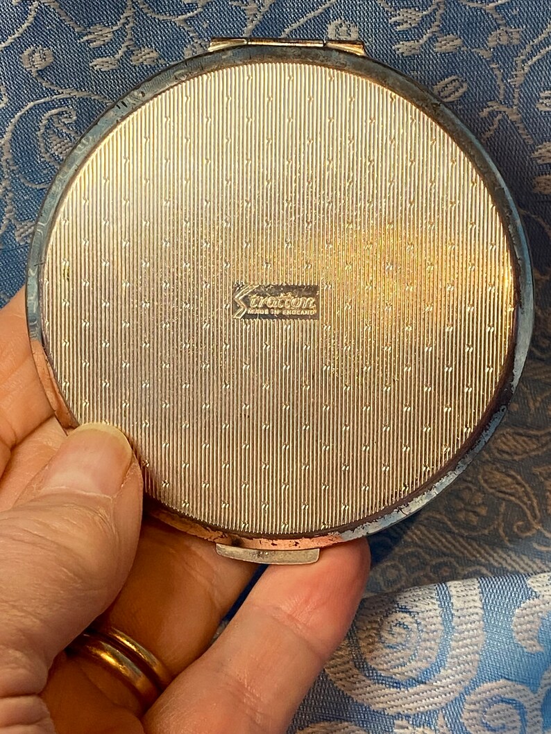 Vintaged Believed to Be 1950s Round Silver Plated Stratton Powder ...