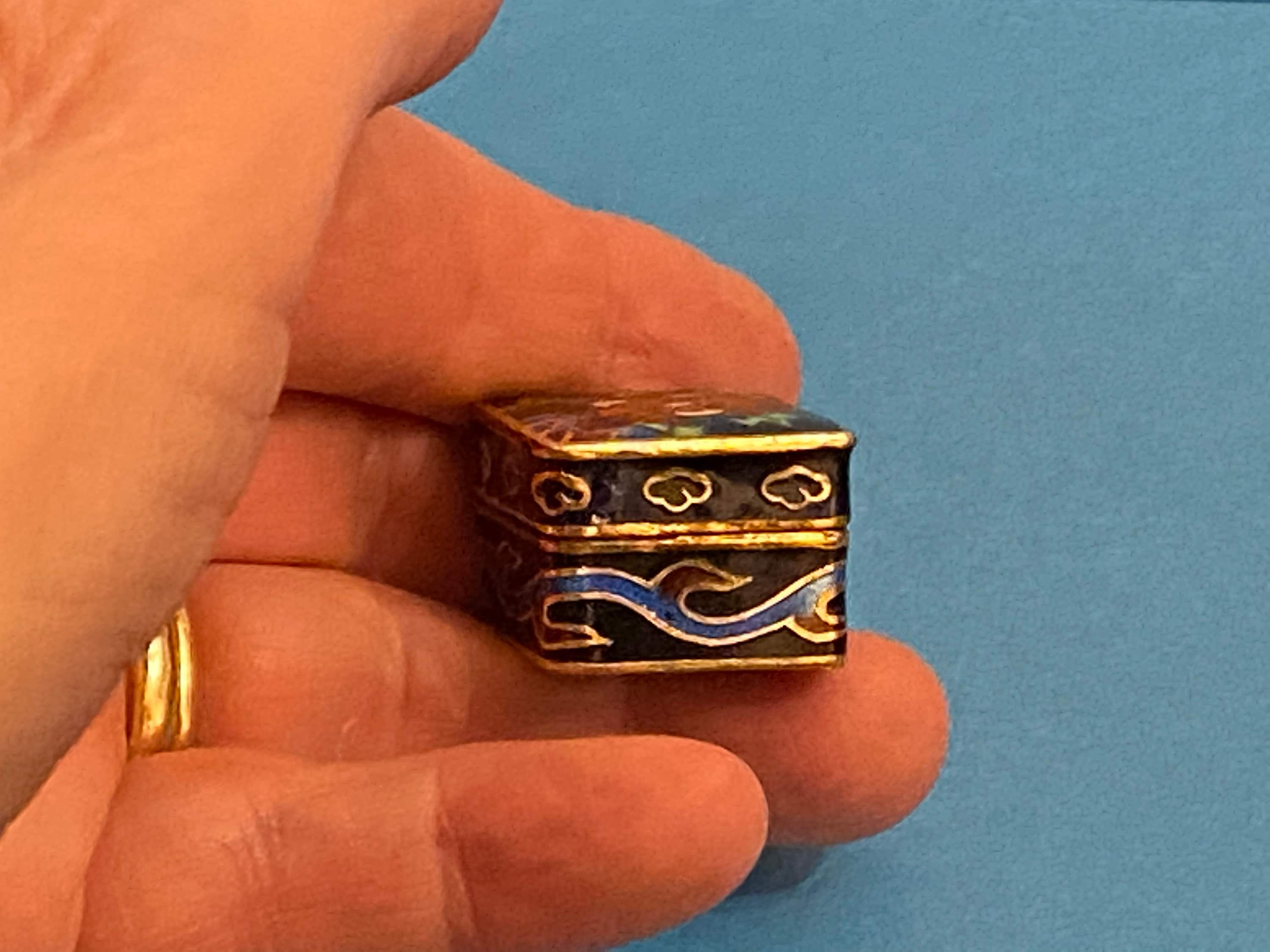 Antique/vintage Chinese? Cloisonné Miniature Snuff or Pill Box - Etsy