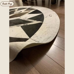 Diamond Pattern Patchwork Cowhide Black Round Rug Handcrafted Round ...