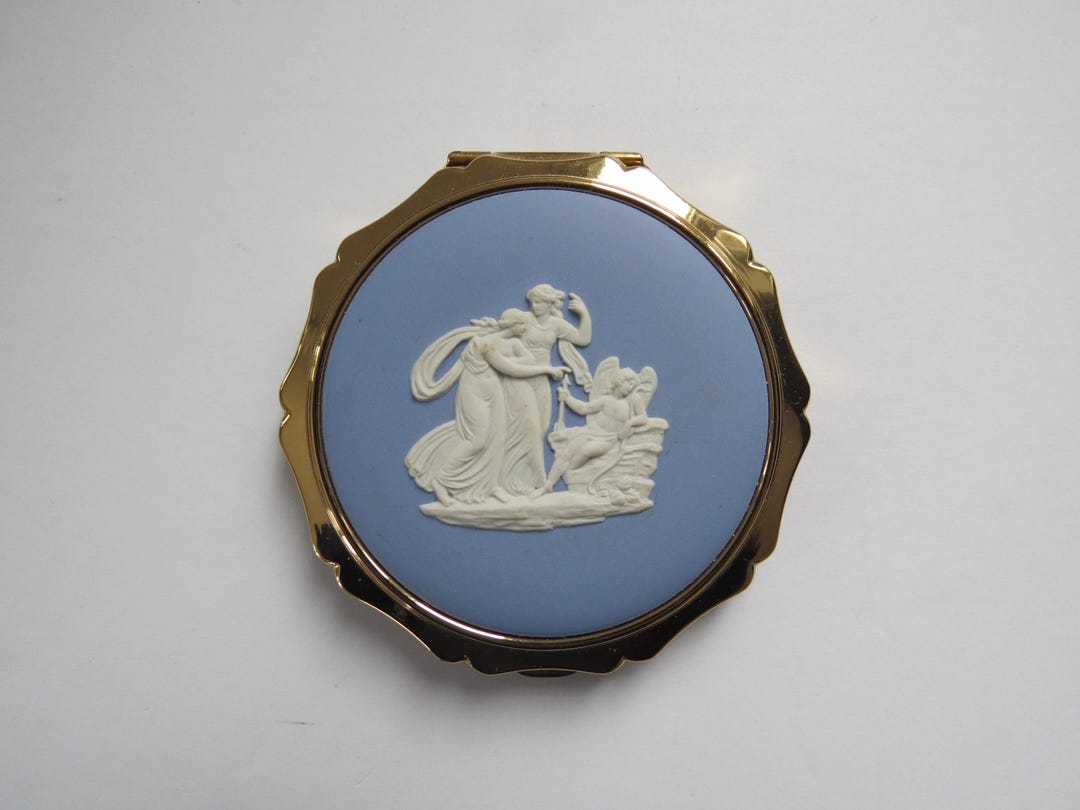 Vintage Stratton Powder Compact With Cameo Top Made by Wedgwood, Blue ...