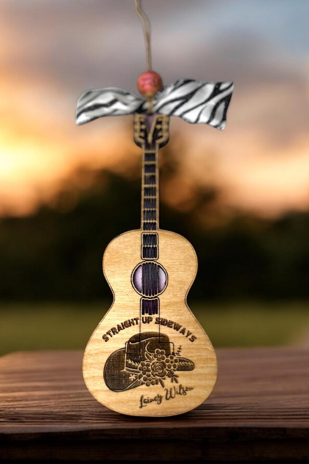 Lainey Wilson Guitar, Concert Memorabilia, Lainey, Guitar, Country ...