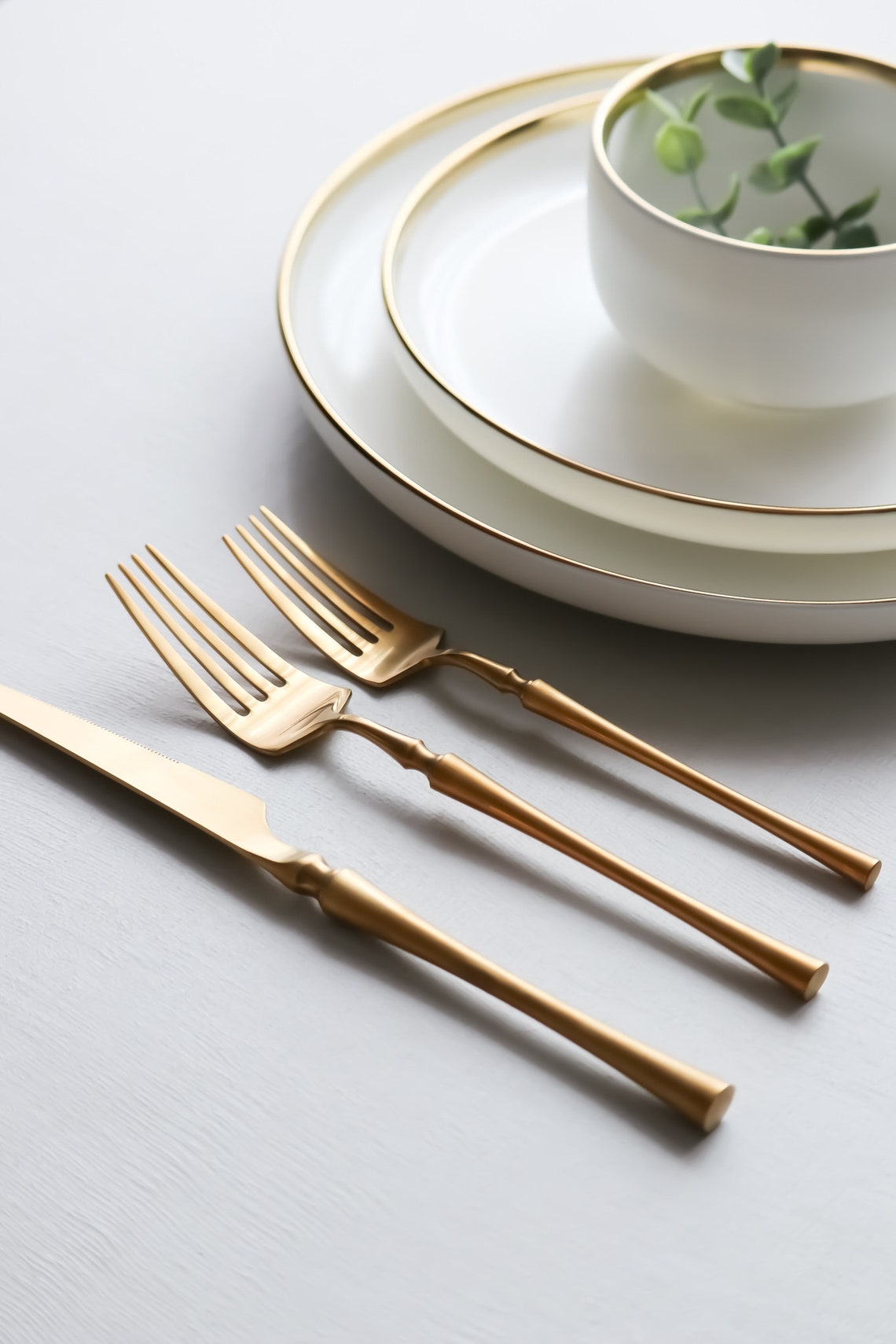 White and Gold Ceramic Plate, Modern Dinnerware, Outdoor Dining, White ...