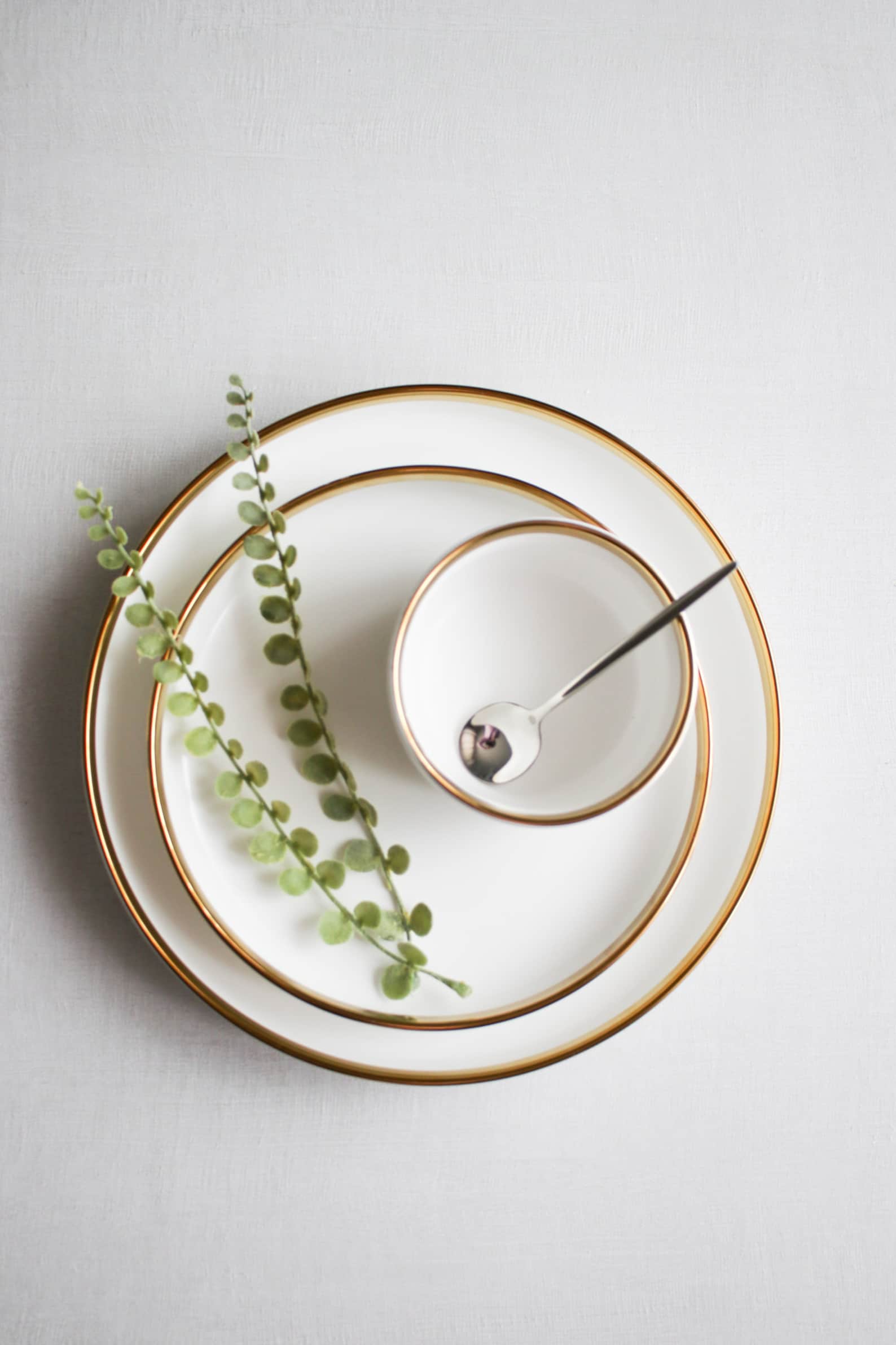 White and Gold Ceramic Plate, Modern Dinnerware, Outdoor Dining, White ...