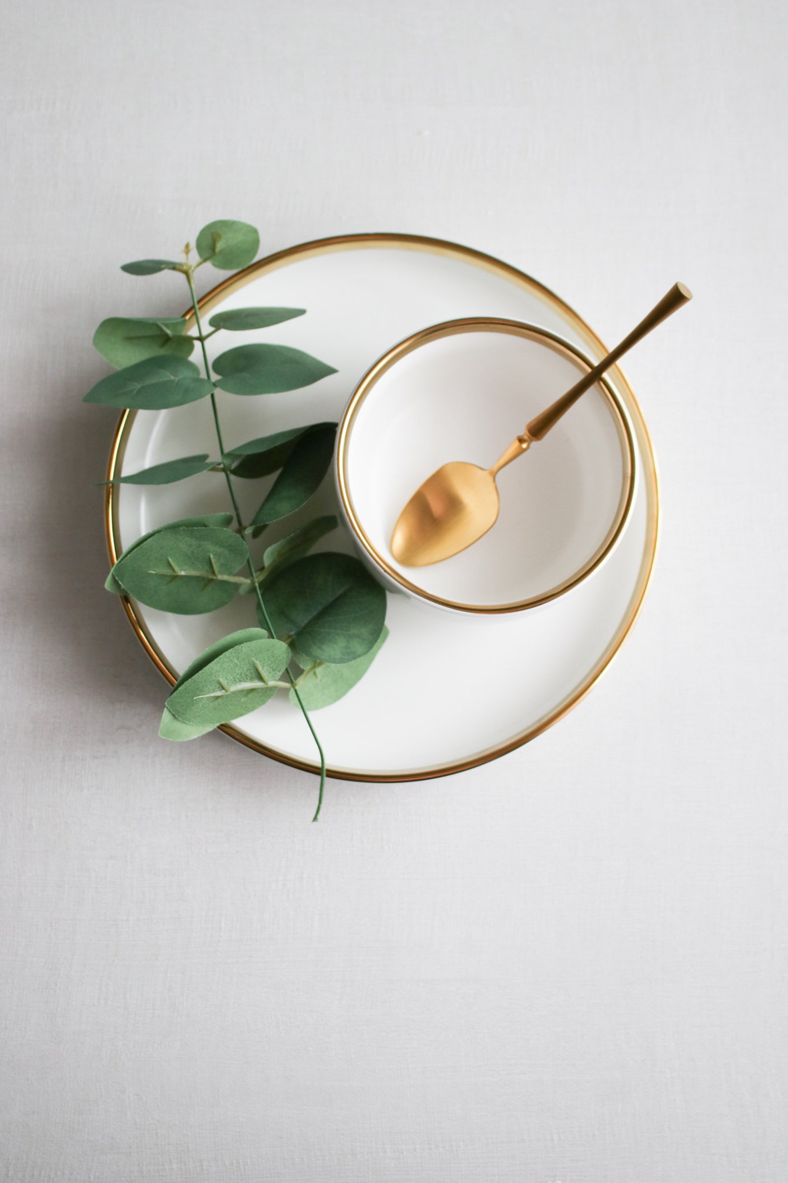 White and Gold Ceramic Plate, Modern Dinnerware, Outdoor Dining, White ...