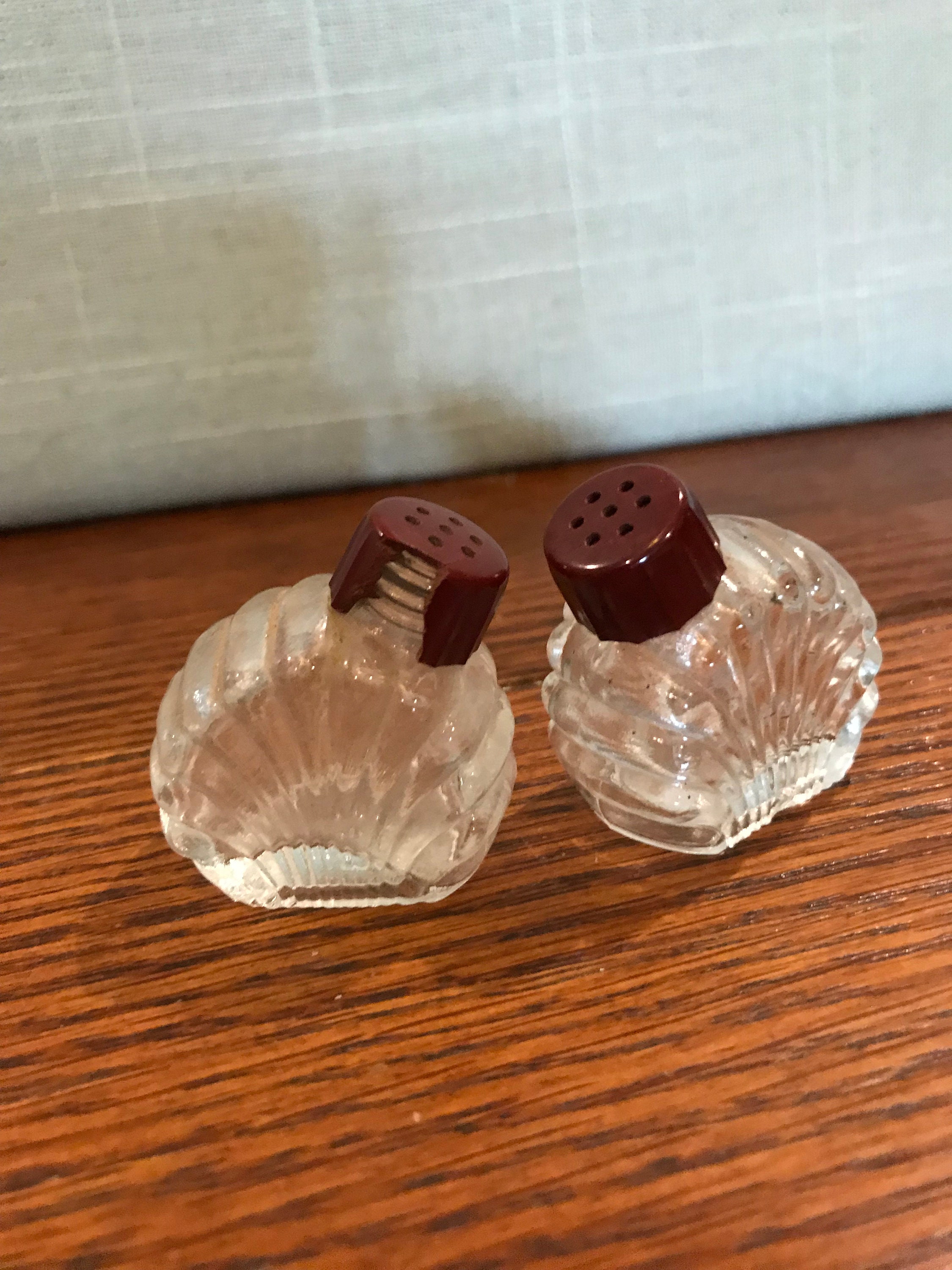 Mini Pressed Glass Art Deco Clam Shells With Brown Bakelite - Etsy