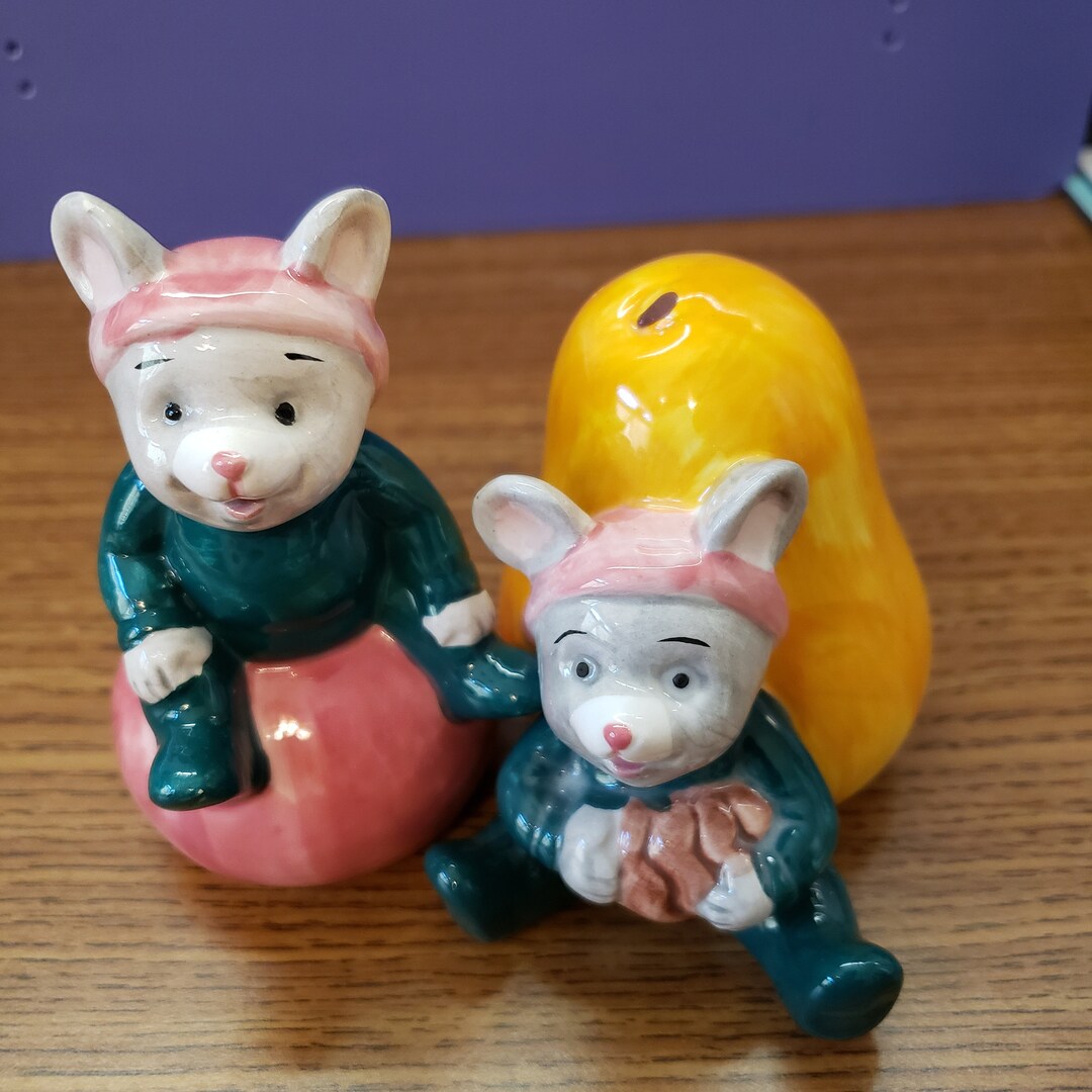 Mice With Pear and Pomegranate Salt and Pepper Shakers - Etsy