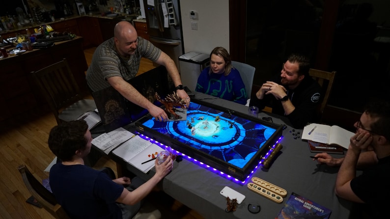 Tablero DnD TV incluido con sistema de enfriamiento LED - Etsy México