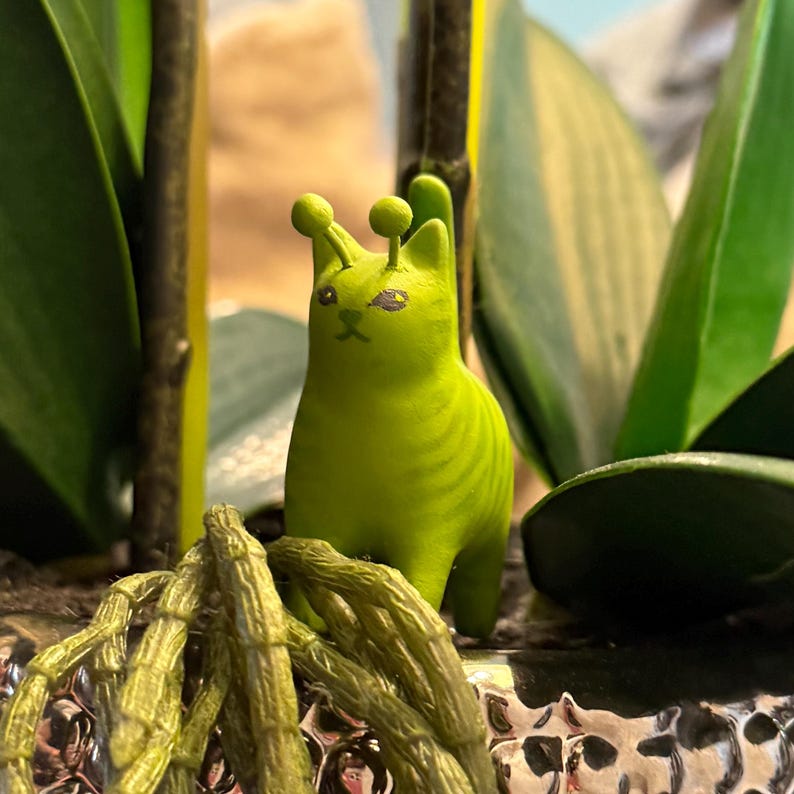 Handmade Alien Cat Figurine | Glorp Cat Miniature | Whimsical Sci-fi ...