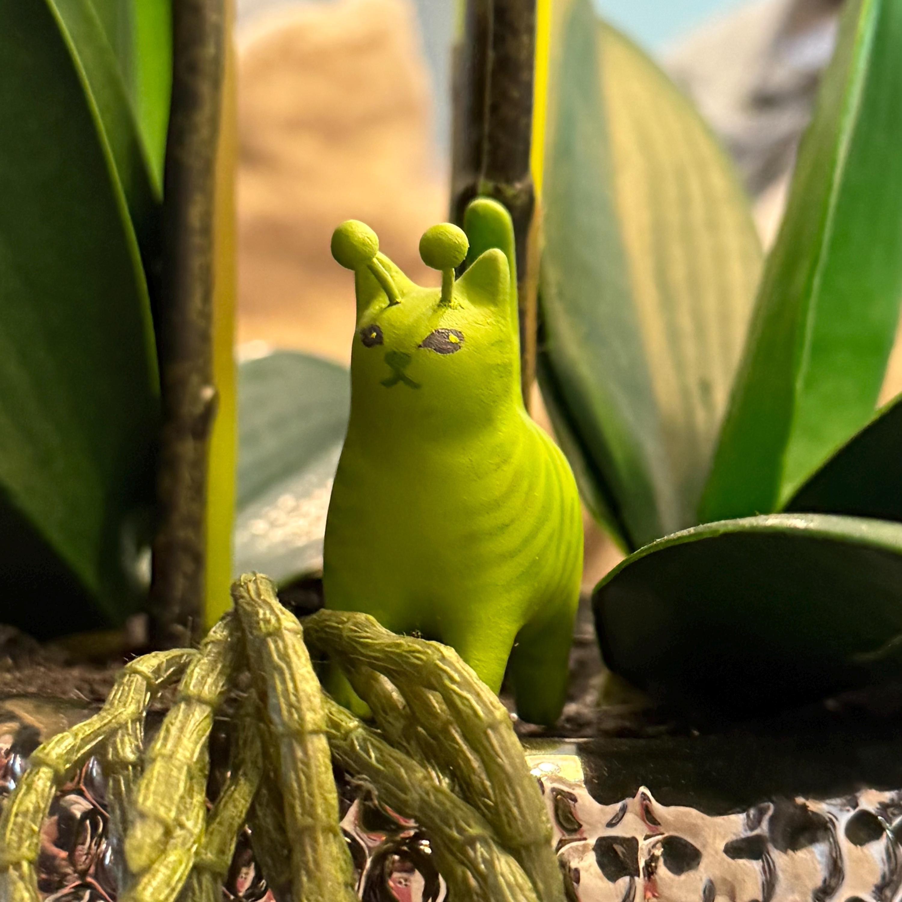 Handmade Alien Cat Figurine | Glorp Cat Miniature | Whimsical Sci-fi ...