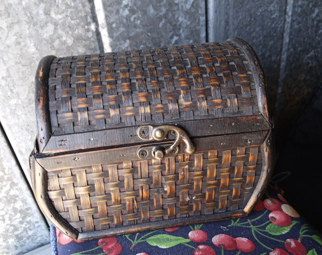 Vintage Mini Treasure Chest.wood and Weave Design. Sturdy Latch. - Etsy
