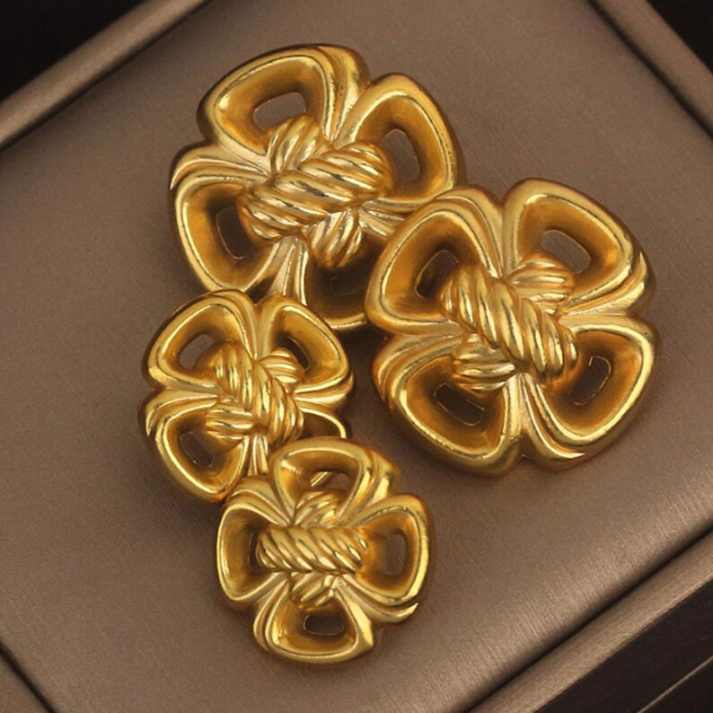 Vintage Four-leaf Flower Gold Metal Buttons(1pcs/pack) - Etsy