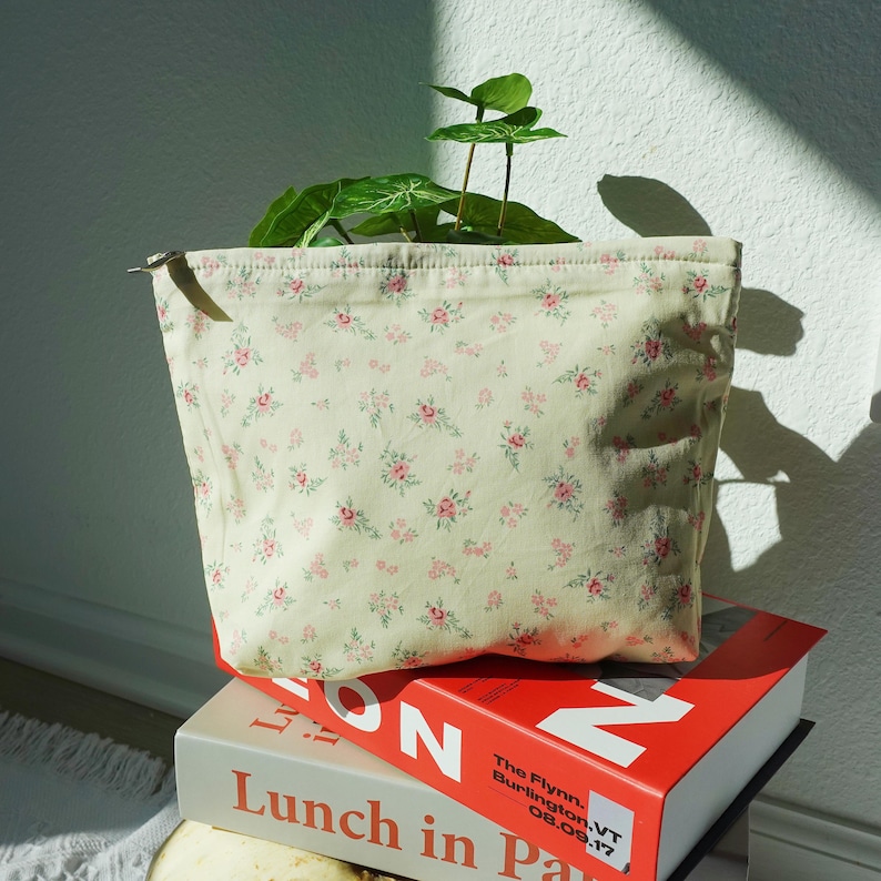 Personalized Floral Makeup Bag, Custom Name Canvas Cosmetic Pouch ...