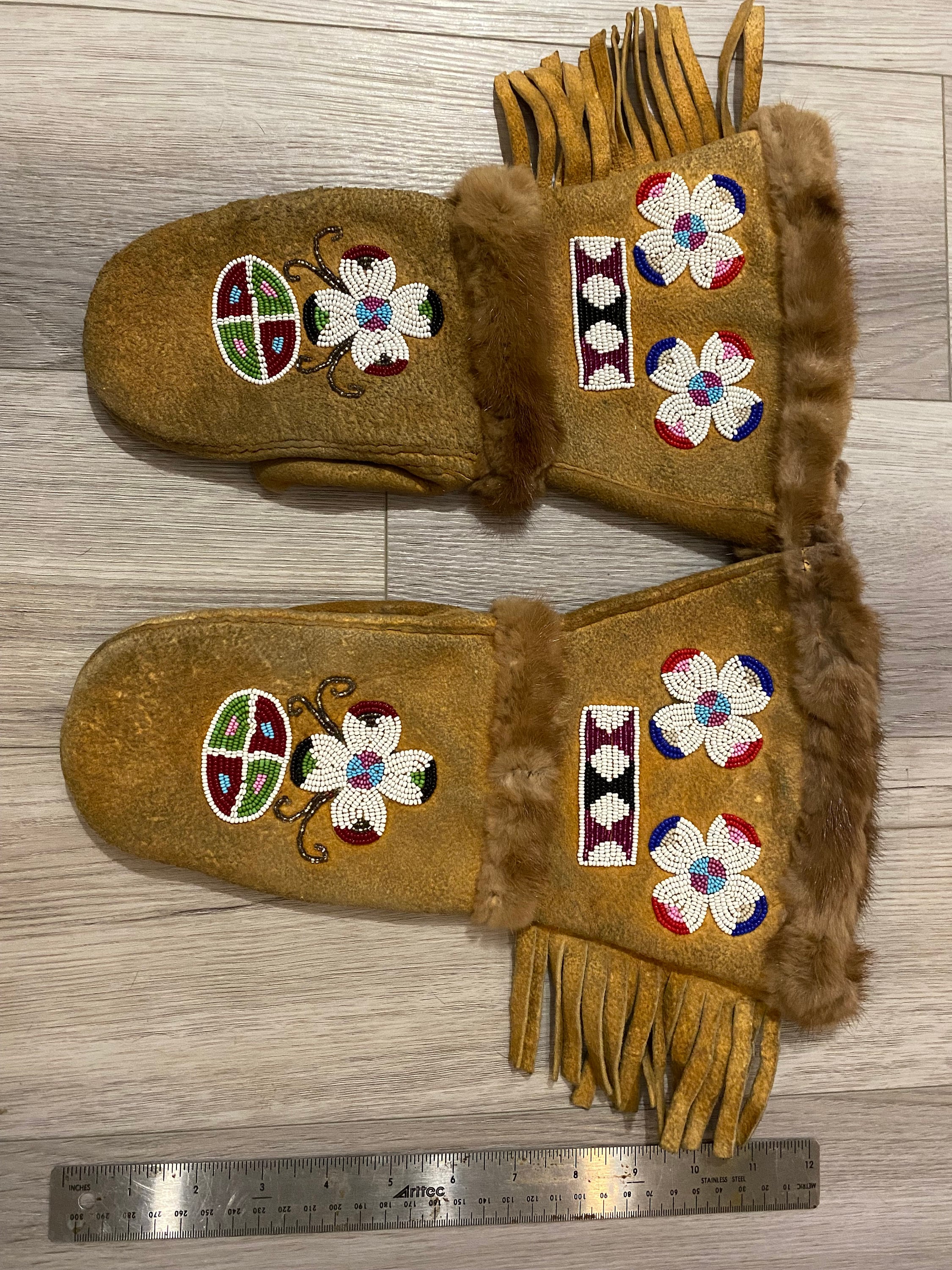 AUTHENTIC VINTAGE Cree/ojibway Nation MITTS, Hand Made, Beaded Moose ...
