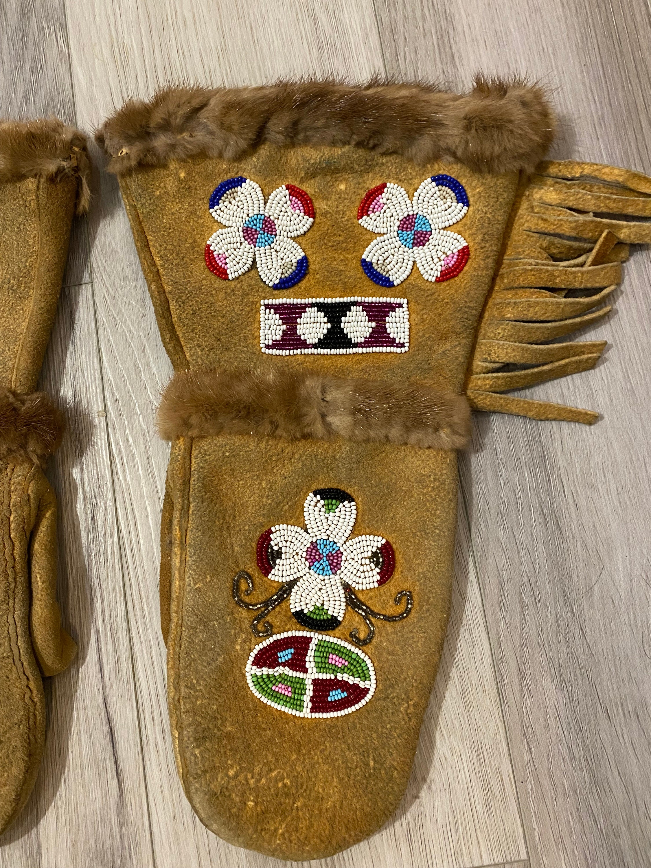 AUTHENTIC VINTAGE Cree/ojibway Nation MITTS, Hand Made, Beaded Moose ...