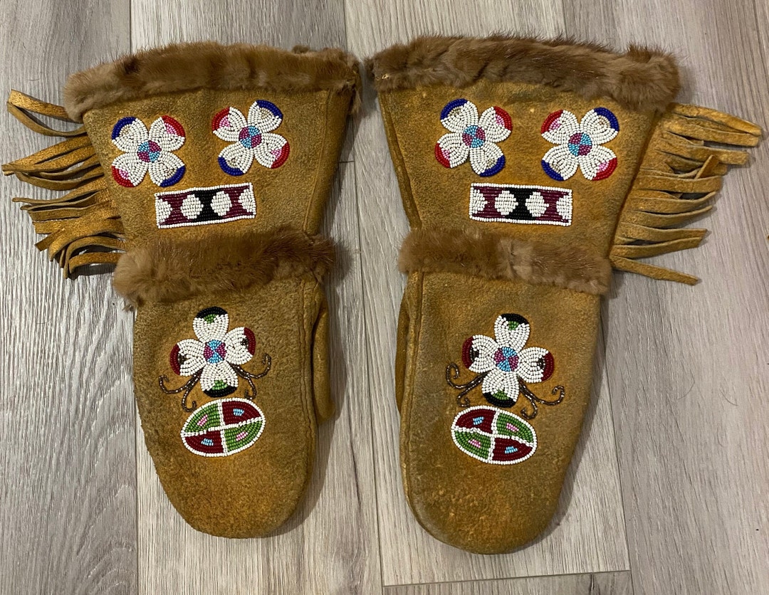 AUTHENTIC VINTAGE Cree/ojibway Nation MITTS, Hand Made, Beaded Moose ...