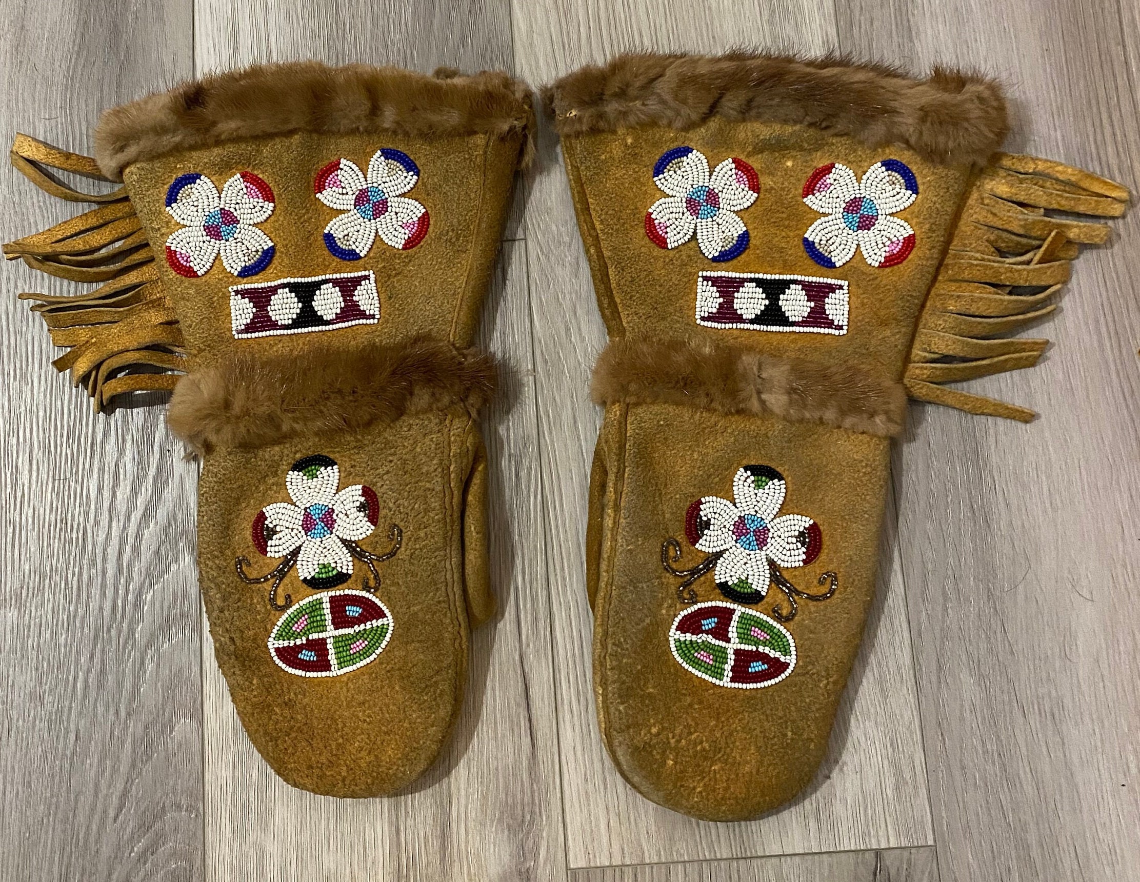 AUTHENTIC VINTAGE Cree/ojibway Nation MITTS, Hand Made, Beaded Moose ...