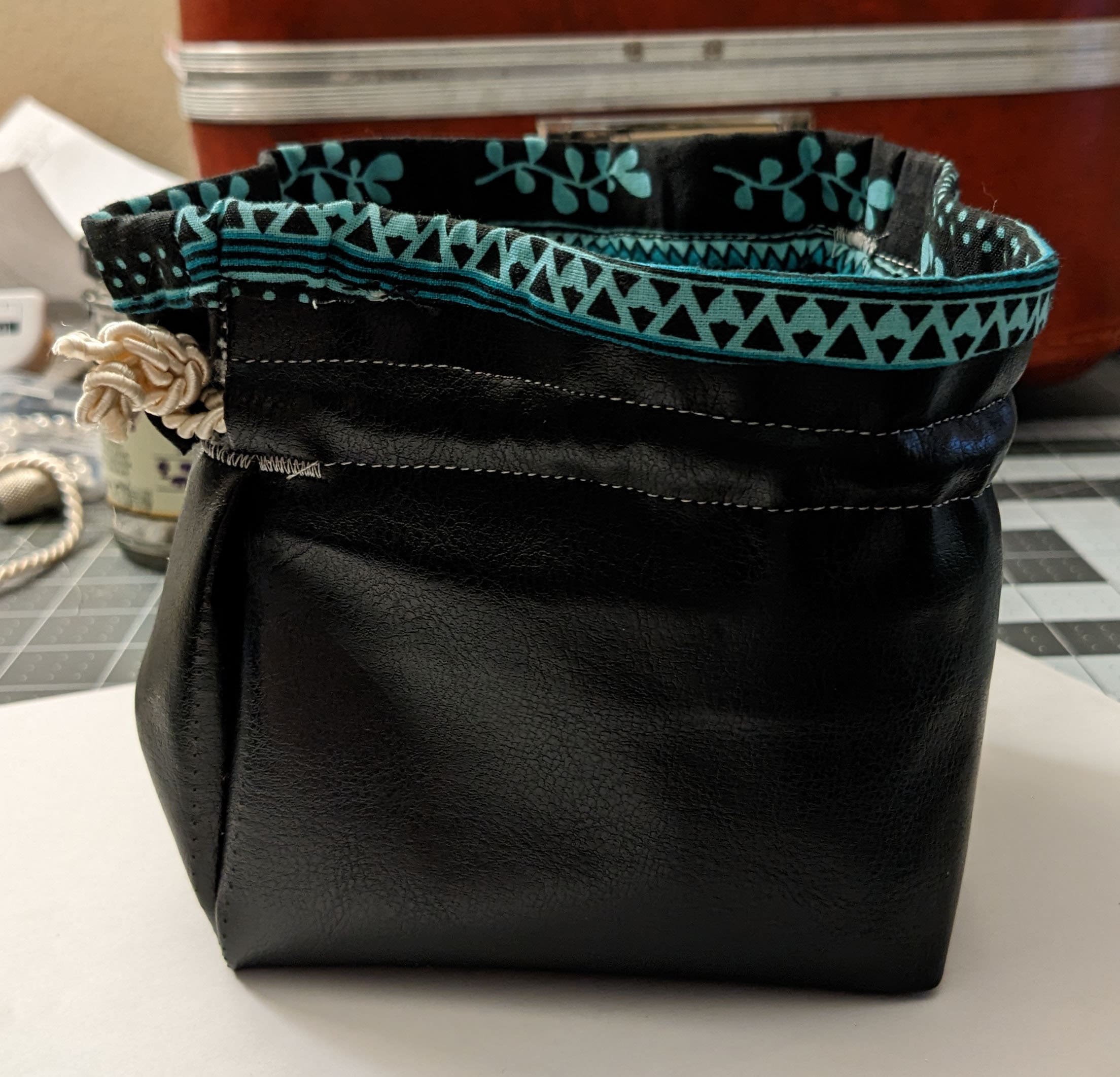 EASY How to Sew a Square Bottomed Drawstring Bag - Step by Step ...