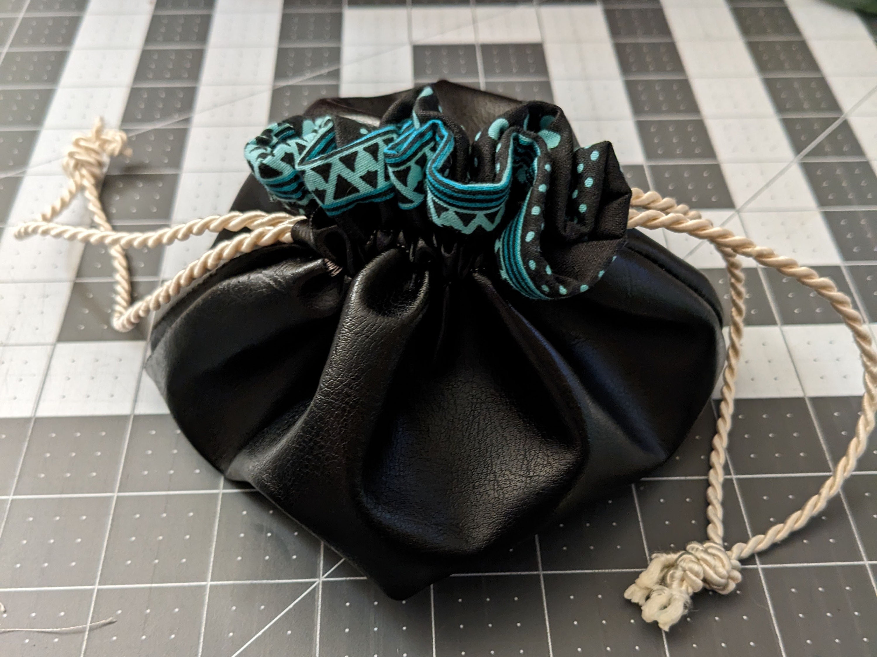 EASY How to Sew a Square Bottomed Drawstring Bag - Step by Step ...