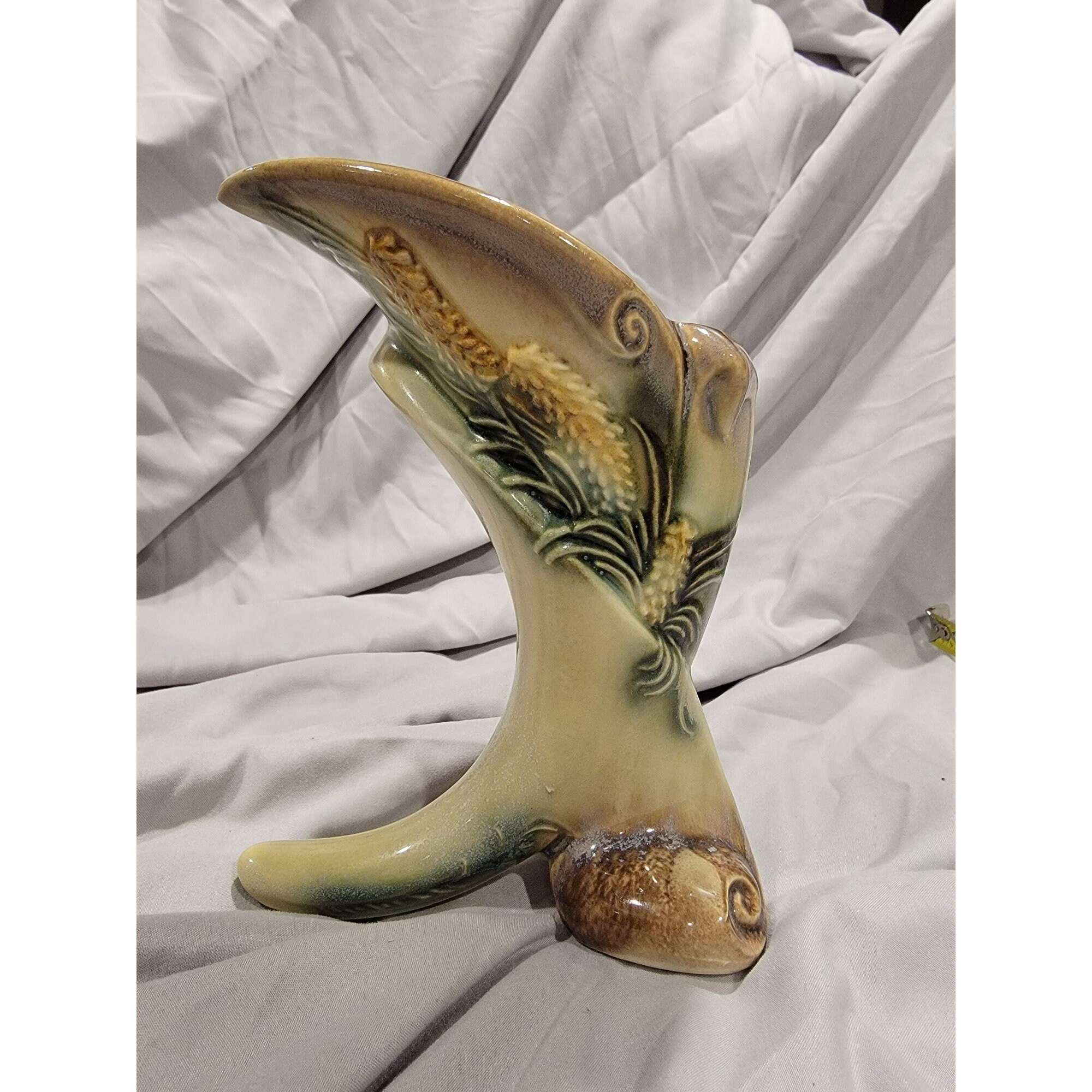 Hull Pottery USA Parchment & Pine Cornucopia Vase - Etsy