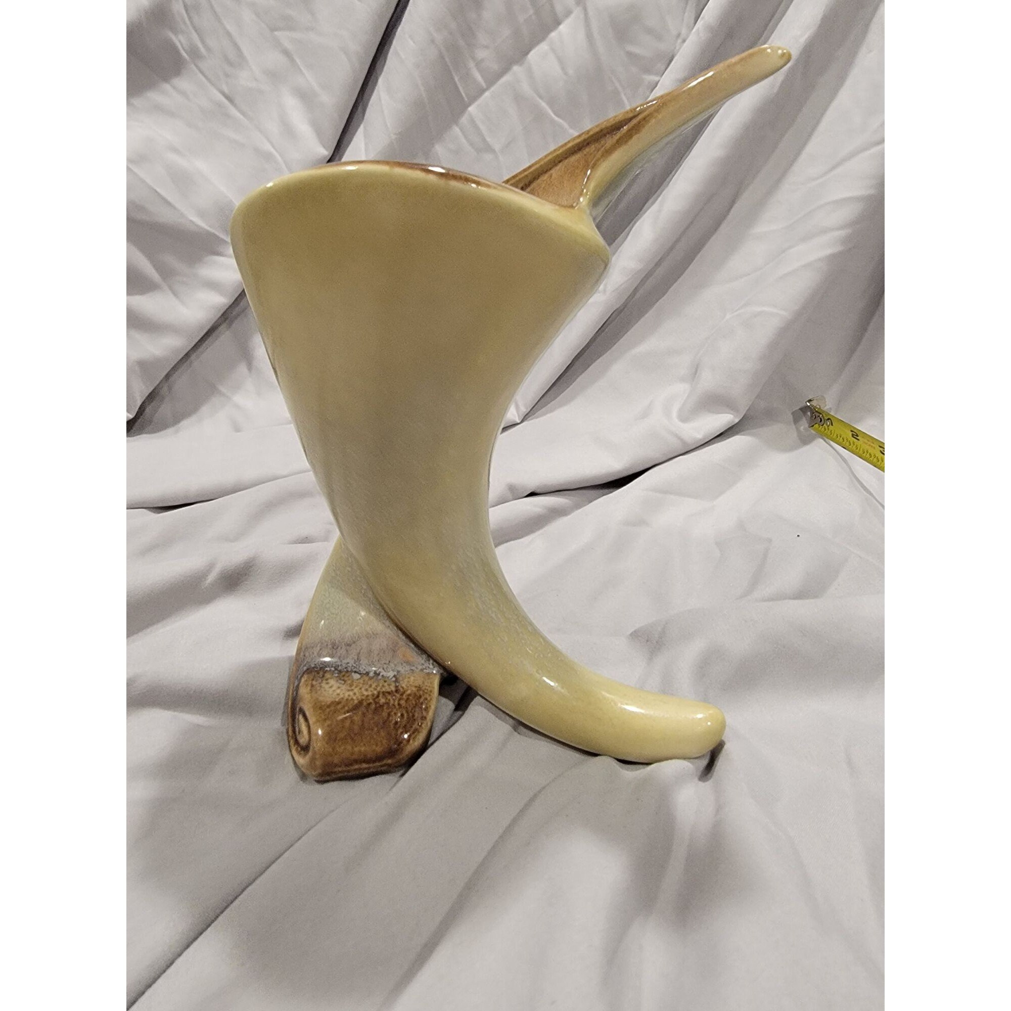 Hull Pottery USA Parchment & Pine Cornucopia Vase - Etsy
